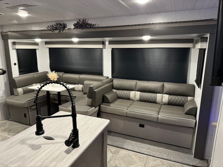 Cozy Stationary Rv Getaway Las Vegas - Las Vegas, NV