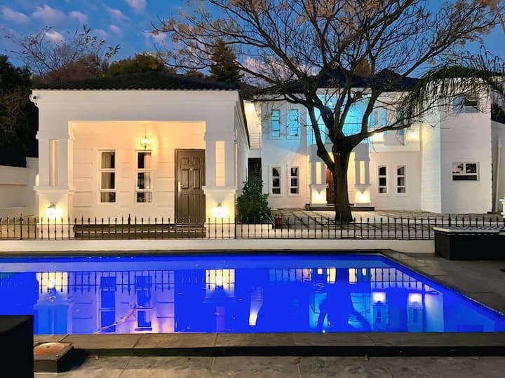 Vale Private Estate- 11 Bdr + Dedicated Event Hall - Sandton
