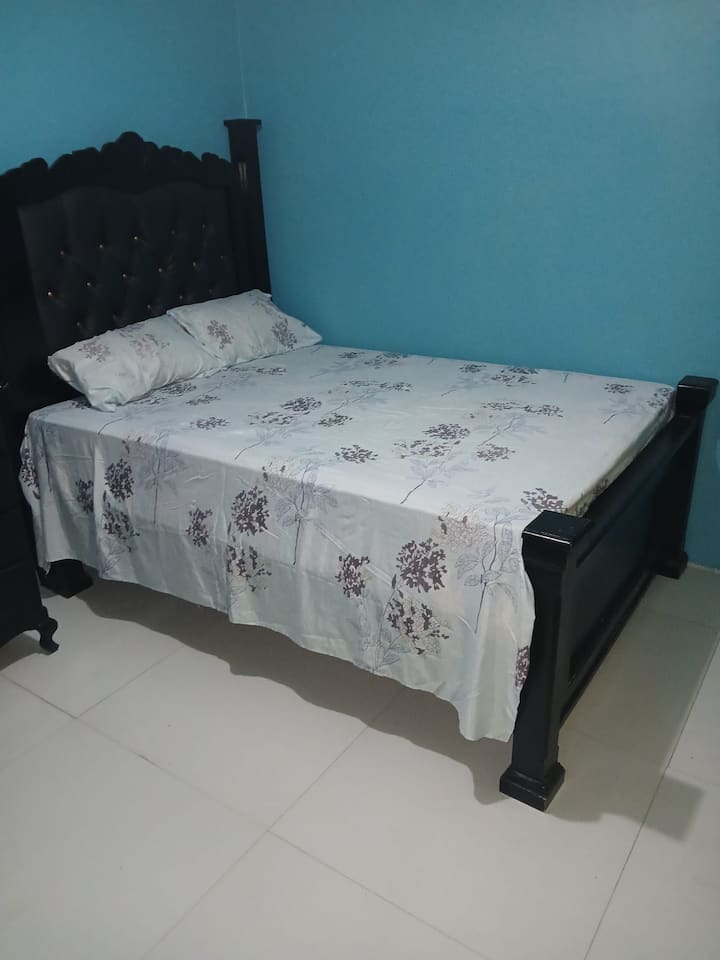 Nd's Tiny Paradise - ジャマイカ キングストン