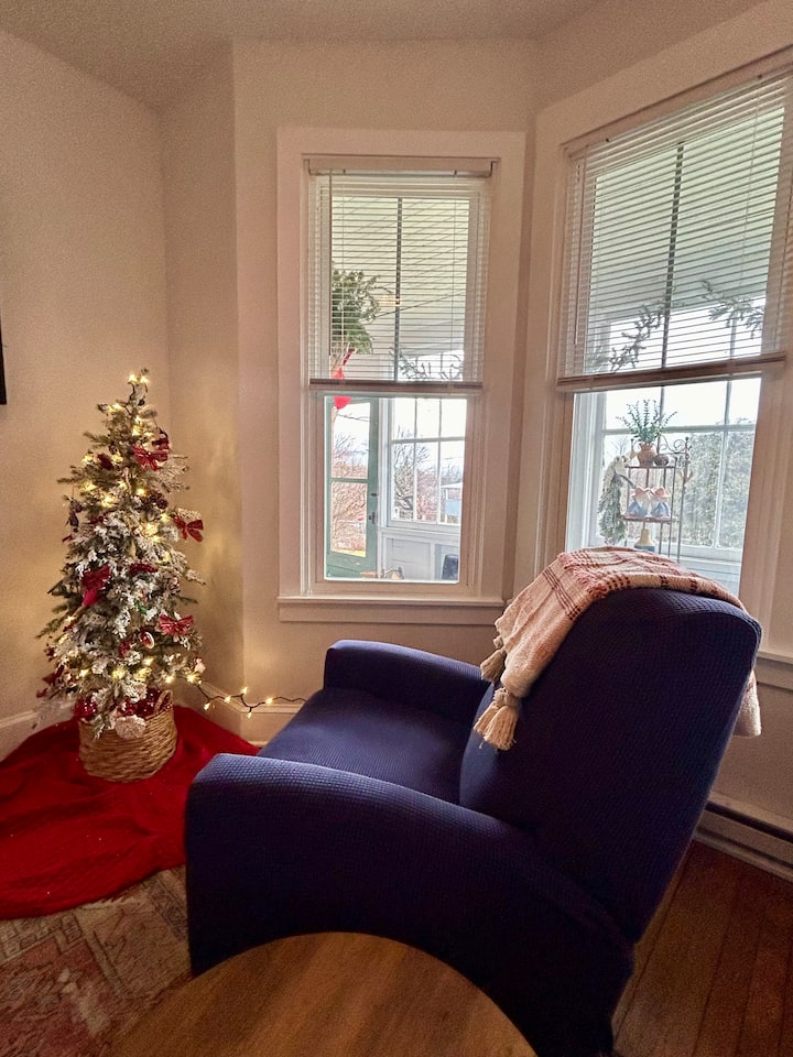 Downtown Retreat- Fire Pit, Deck W/view - Lake Placid, NY