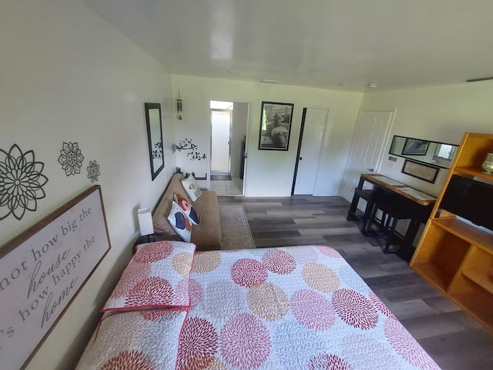 Studio Style Apartment B - Lehigh Acres, FL