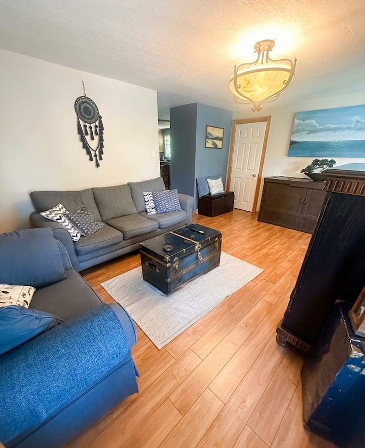 Blue Diamond Bungalow W/ Hot Tub - Black Diamond