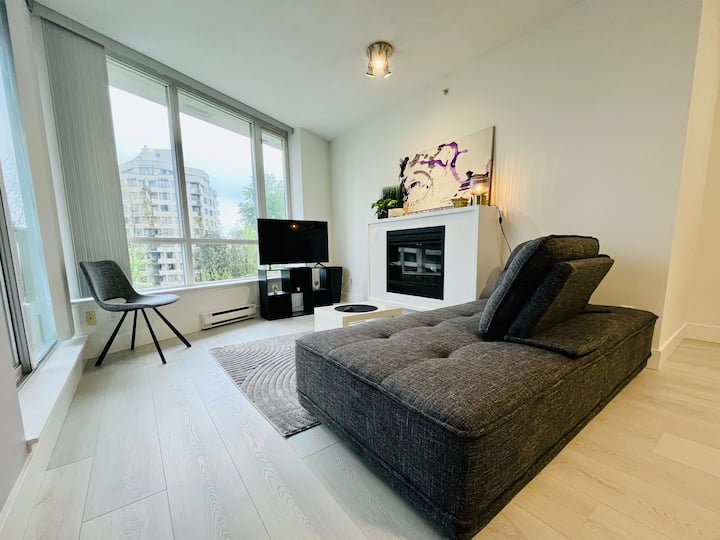 Newly Renovated Metrotown Furnished 1 B Condo - Richmond