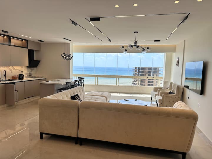 Luxury Waterfront Apt In Beirut - Li-băng