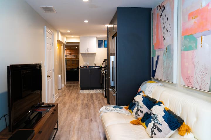 Cozy 1-bed & 1-bath Bath In The Annex - Toronto, ON