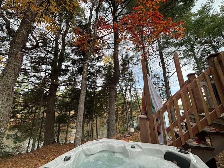 Sasquatch River Retreats - Bigfoot Sanctuary - Bouctouche