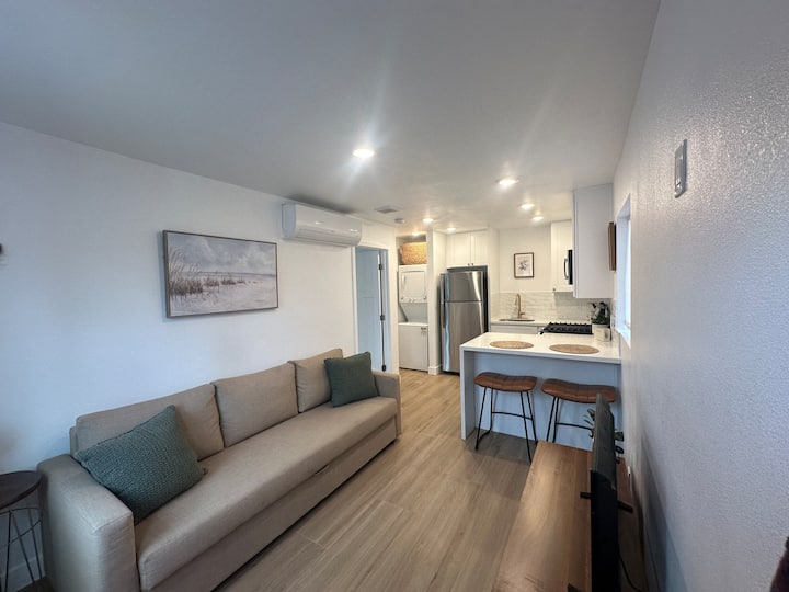Coastal Comfort Adu | 1br, Kitchen, Yard & Laundry - Oxnard, CA