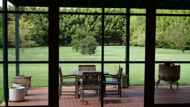 Country Stay With A View 2- Bedroom Stay - Macedon