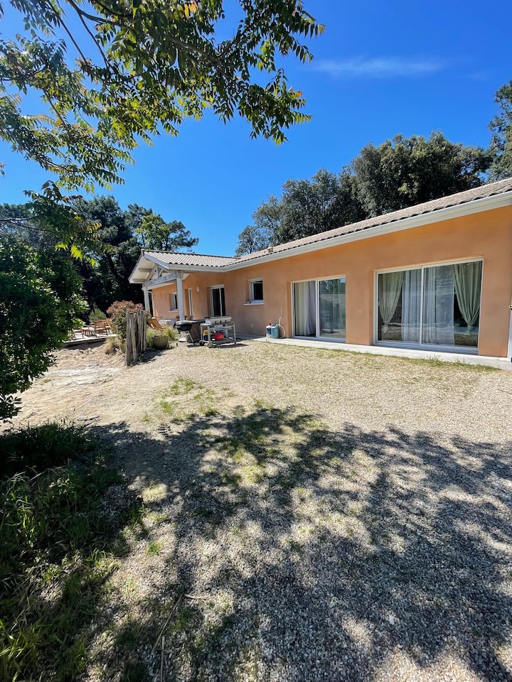 Maison à 5 Minutes De La Plage (13 à 15 Personnes) - Soulac-sur-Mer
