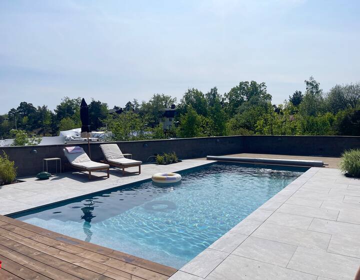 Villa På Solsidan I Saltsjöbaden Med Pool - Saltsjöbaden