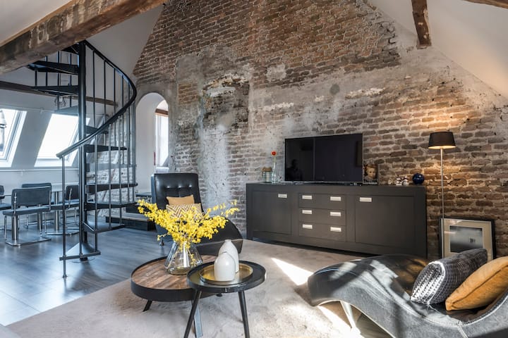New Apartment In Historic Building To Enjoy - Nieuwegein