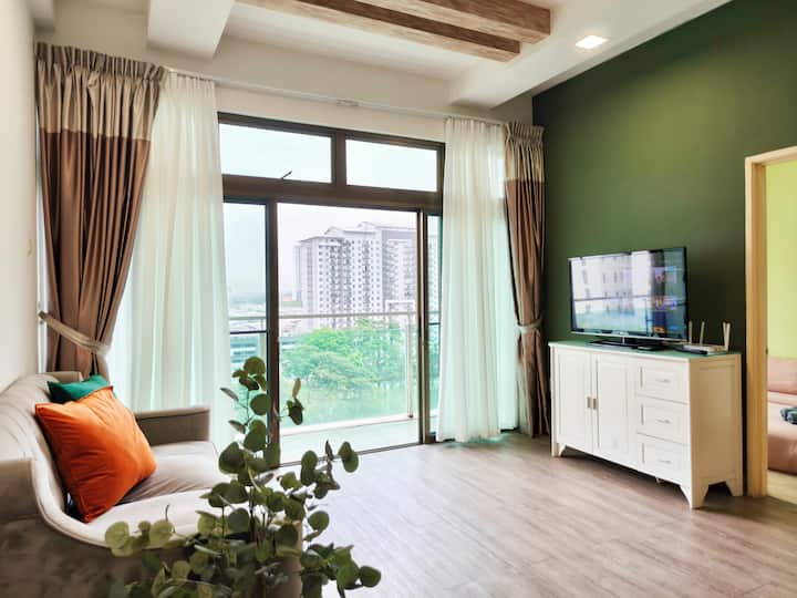 M.austin Palazio Lake View 3br2ba 2-9pax - Ulu Tiram
