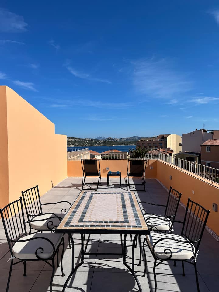 La Terrasse - Appartamento Con Rooftop Vista Mare - La Maddalena