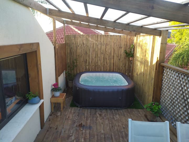 Peaceful & Colorful Attic -À Fleur De Rêve - Syrie