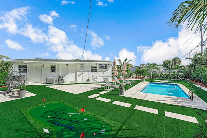 Downtown West Palm Beach Stay - West Palm Beach, FL
