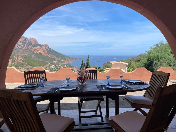 F2 Indépendant Dans Villa. Vue Mer. St Raphaël - Saint-Raphaël