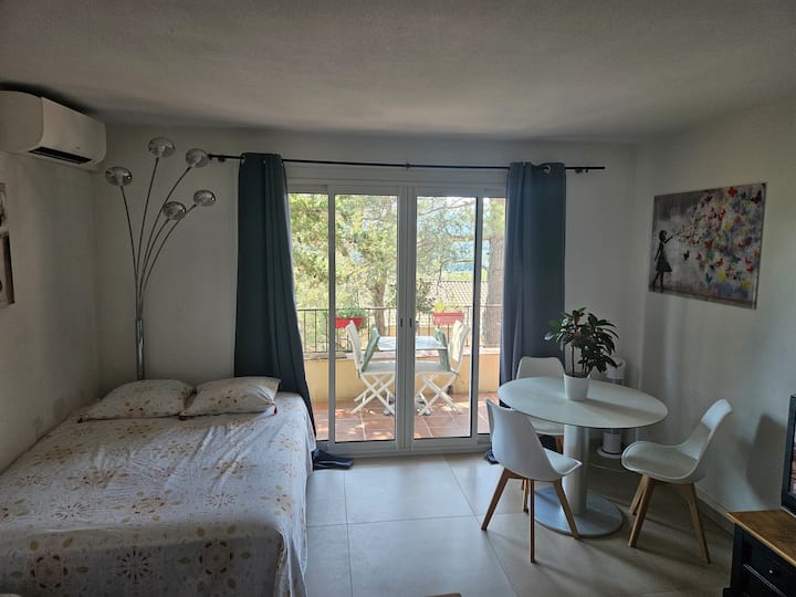 Appart à Mougins, Jolie, Au Calme Et Confortable - Mougins