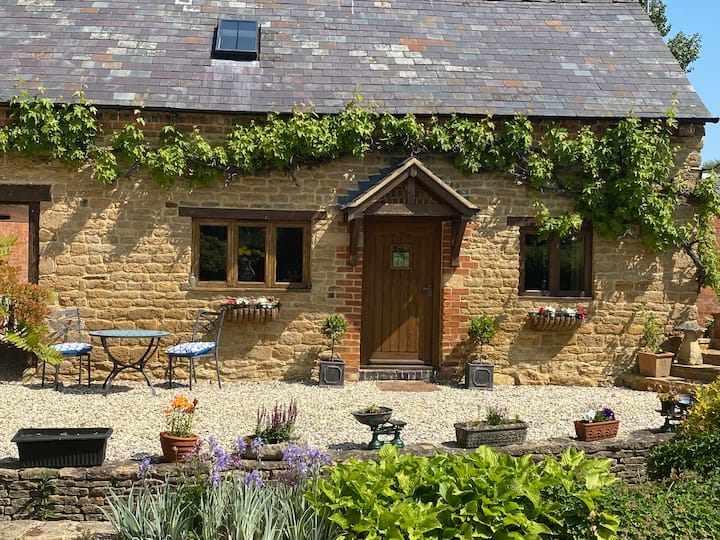 Cherington Mill Cottage -
In The Cotswolds - Moreton-in-Marsh
