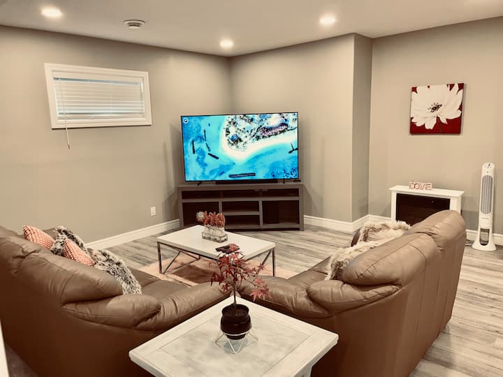 Bright Cozy 2 Bedroom Basement,private Entrance. - Edmonton