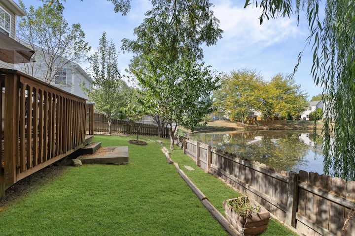 3bd | Walk To Downtown | Fully Fenced Yard | Pond - Carmel, IN