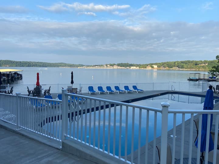 Lakefront Golden Retreat - Osage Beach, MO