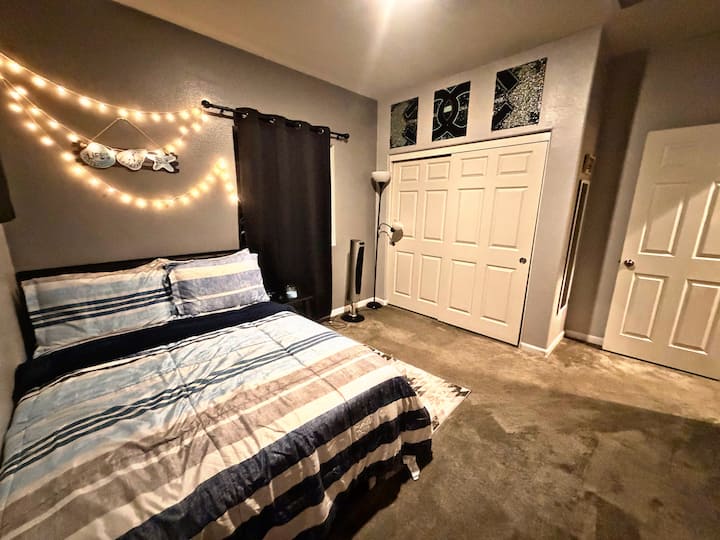 Serene High Desert Private Suite Escape - Victorville, CA