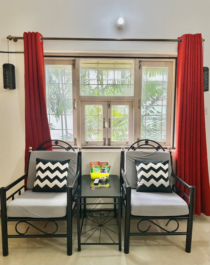 Sober  2bhk Apt | Pet | 24x7 Pool | Beach 8 Min - Goa