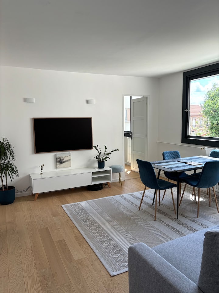 Appartement 3 Pièces 2 Chambres - Sacré-Cœur de Paris