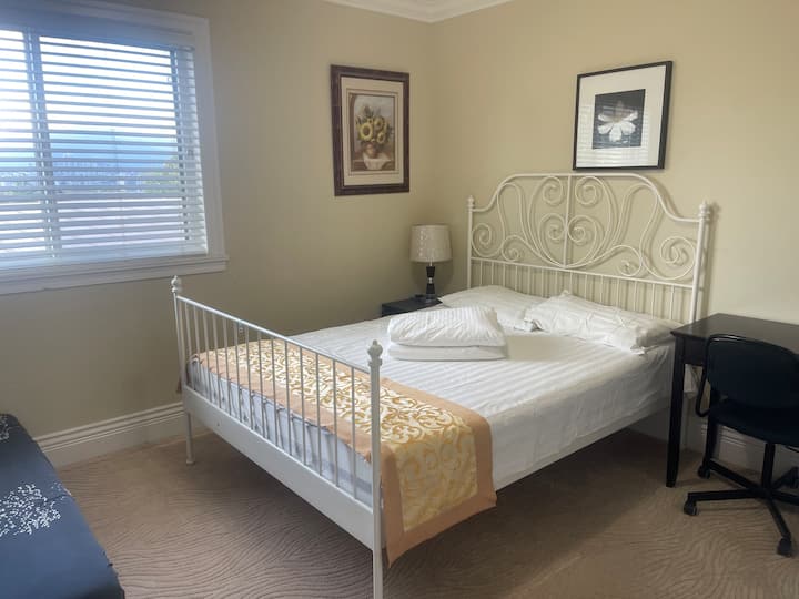 Private Bedroom Metrotown - Burnaby