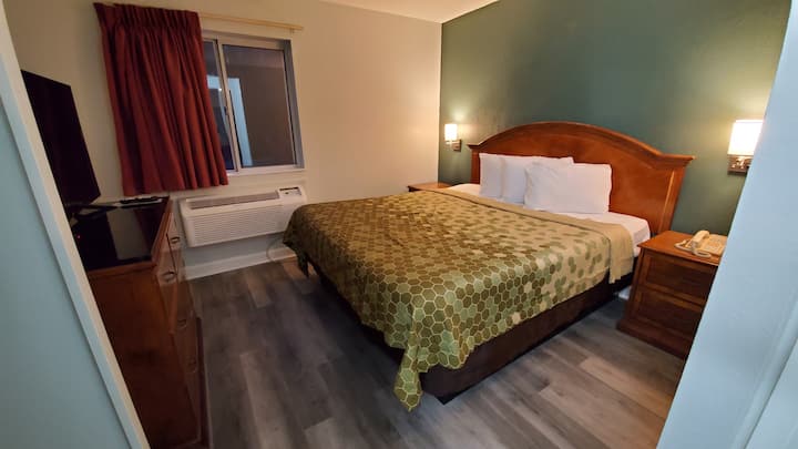 Quiet And Comfortable Local Inn Suite For 2 - Smithfield, VA