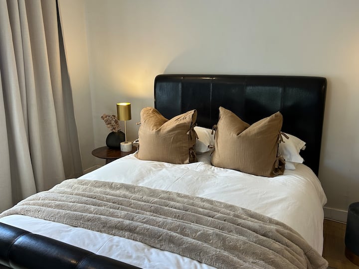 Guest Suite In Stellenbosch (Back Up Electricity) - Stellenbosch