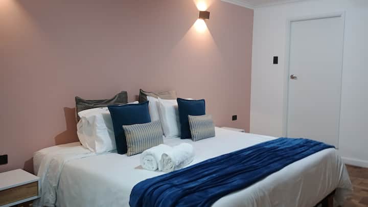 En El Poblado Cómodo Y Amplio Apartamento - Medellín