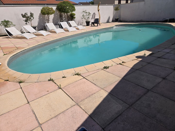 Grande Maison Avec Piscine - Décines-Charpieu