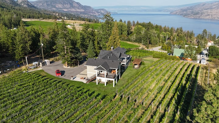 Ghost Pine Vines - Private One Bedroom Lake View - Peachland