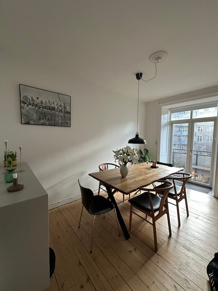 Spacious And Sunlit Apartment - Copenhague