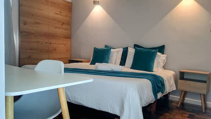 En El Centro Del Poblado - Medellín