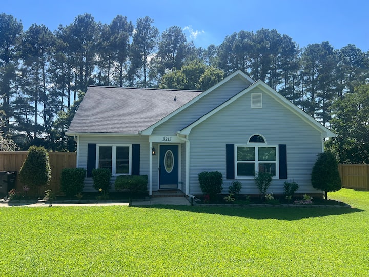 Petals & Pines 3b,2ba In Monroe | Backyard Oasis - Monroe, NC