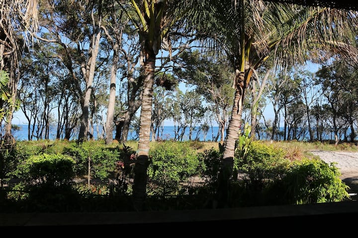Bali Hut – Chill, Explore, Unwind - Moreton Island