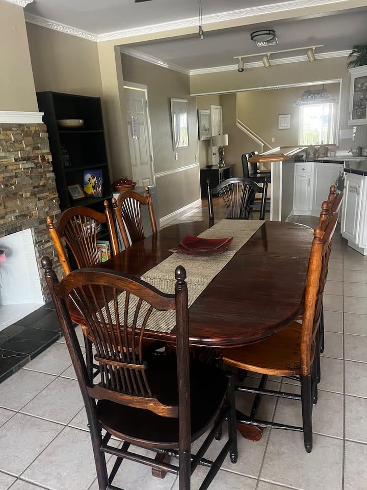 Spacious Bdrm W/2 Beds Near The Intercostal - Riviera Beach, FL