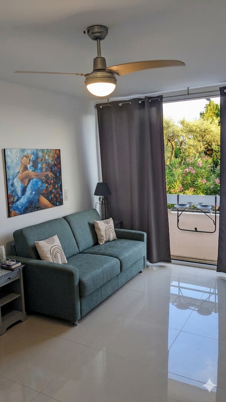 Antibes Charmant Studio Confort Calme Avec Balcon - Antibes