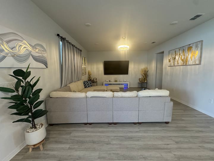 4-bedroom Family Home - Davenport