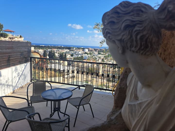 Απιθανη Θεα - Paphos