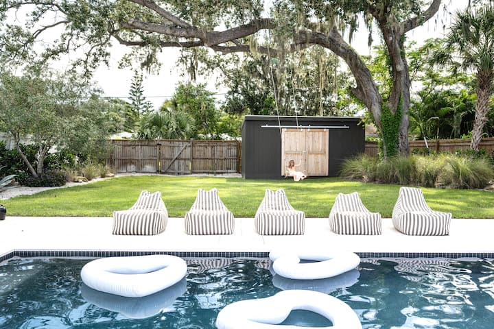 Beach Escape+downtown | Large Yard/heated Pool - Sarasota