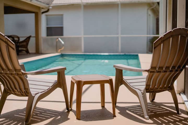 Spacious 4br/3ba Naples Home With Private Pool & L - Naples, FL