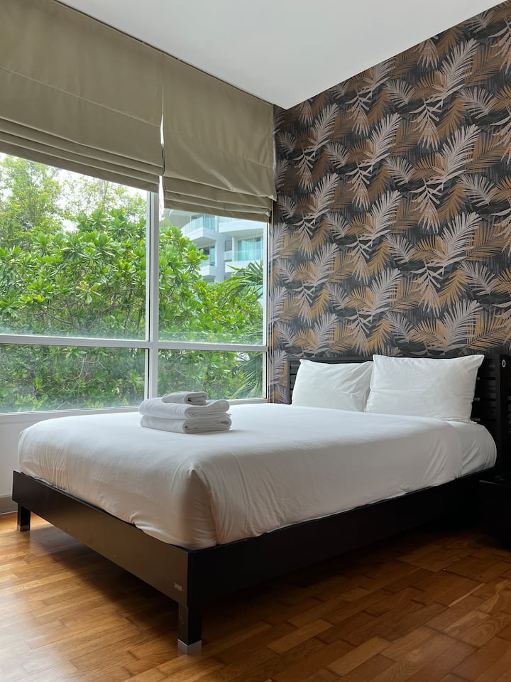 Spacious Two-bedroom Apartment, Karon Hill, Phuket - Karon Beach