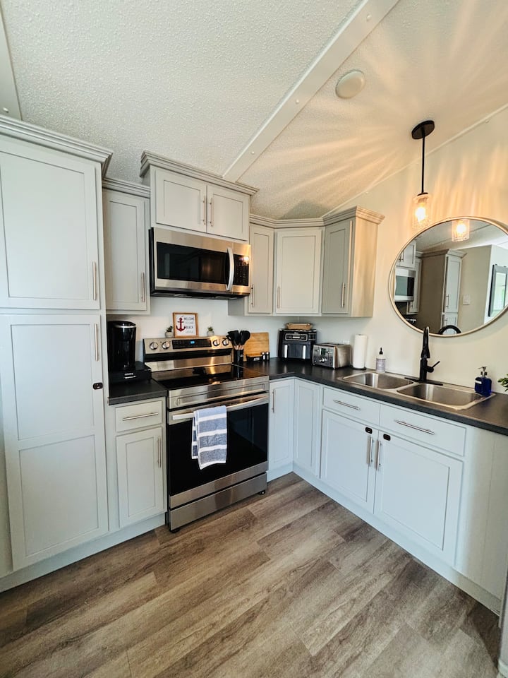 The Family Beach Home/minutes To Parlee/sleeps 7 - Shédiac