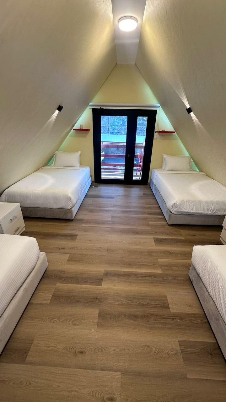 The Red Farmhouse, 5 BR, Pool - Farm stays for Rent in Ḩattā, Dubai ...