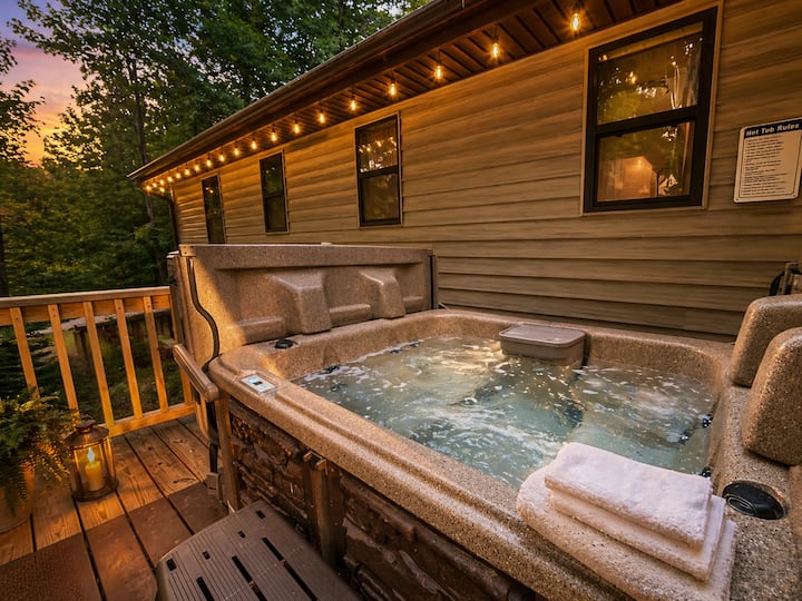 Hot Tub Retreat Near Blue Ridge & Blairsville - Blairsville, GA