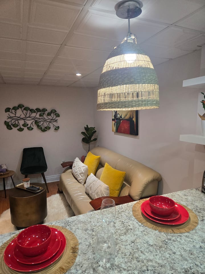 Feel At Home At Frazer Road - Ajax