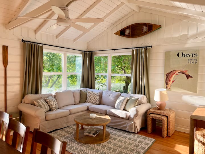 Cherry Haus | Lakefront • Spa • Dock • Dogs - Clearlake, CA